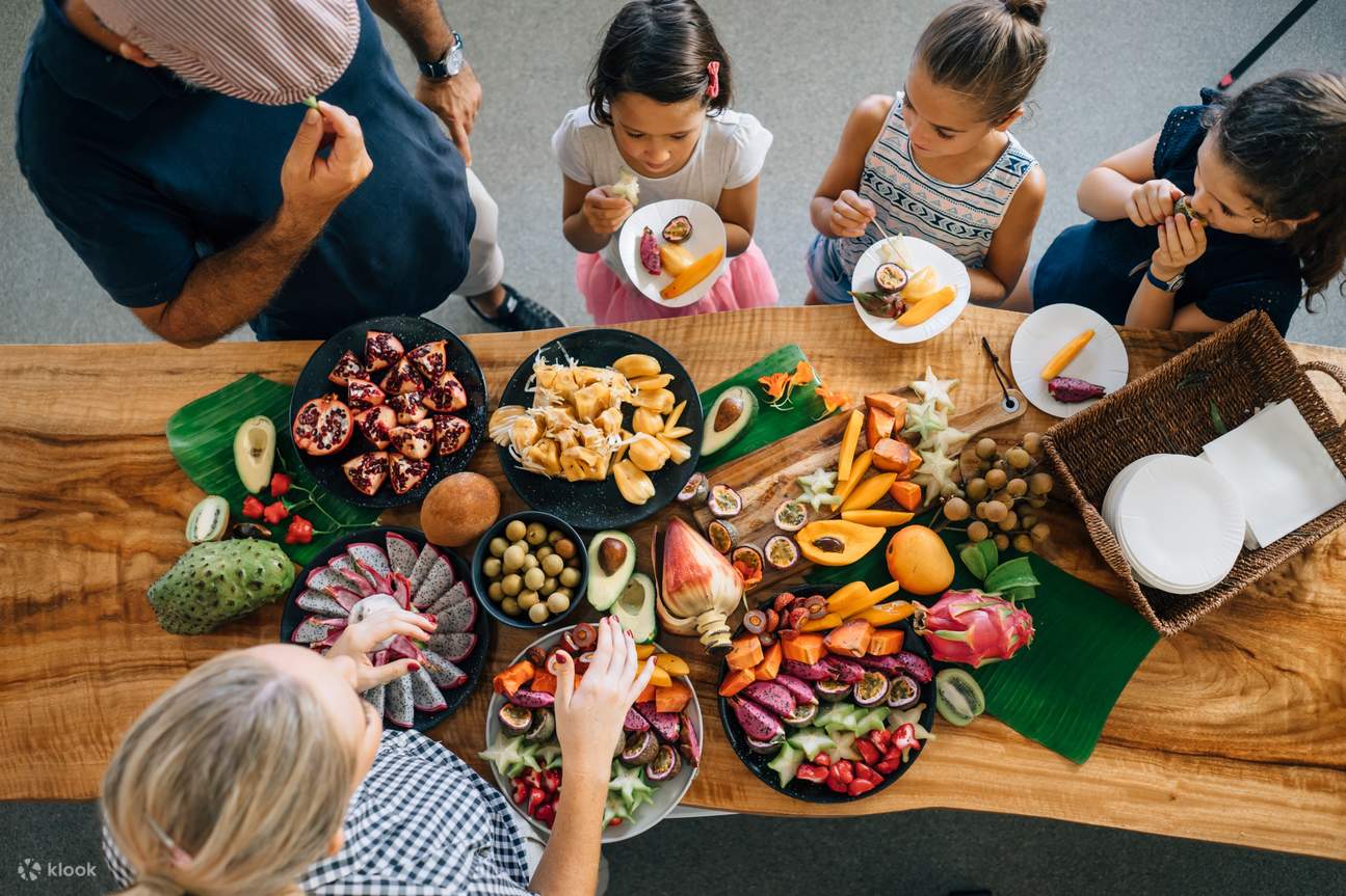 Visite d'une ferme mondiale de fruits tropicaux à Byron Bay - Klook ...