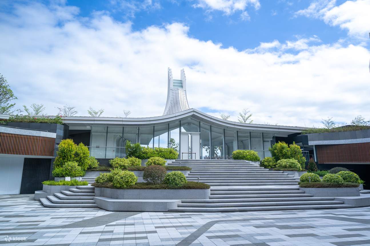 Staycation Stay at WM Hotel with Buffet Breakfast - Klook