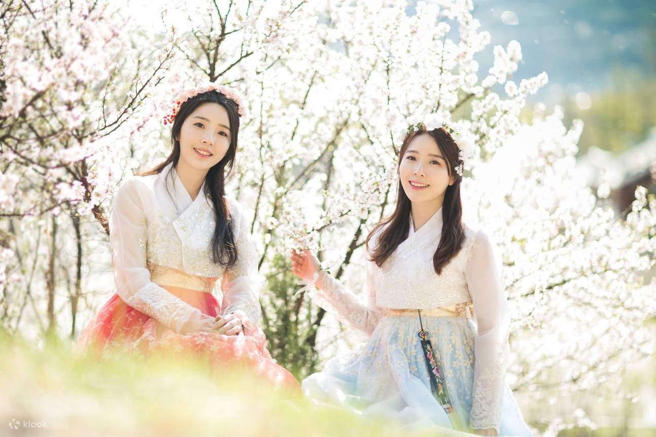 Hanbok Rental and Photoshoot Experience by Hanbok That Day - Klook ...