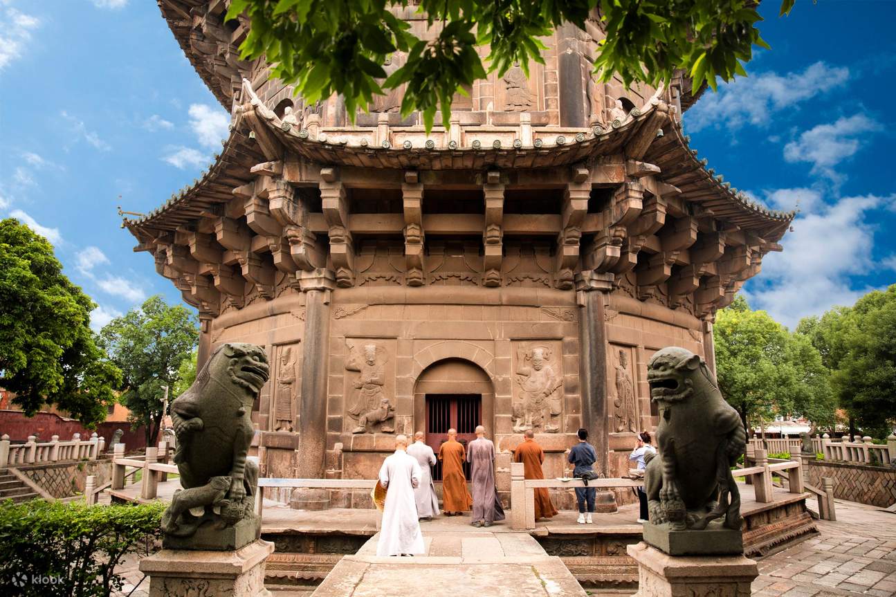 Xiamen to Quanzhou Ancient City, Xunpu Village, Kaiyuan Temple, and Luoyang Bridge 1-Day Tour ...