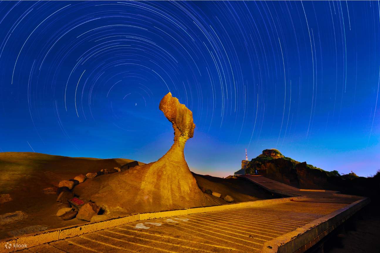 Night visit to Queen's Head in Yehliu & Jiufen day trip (including ...