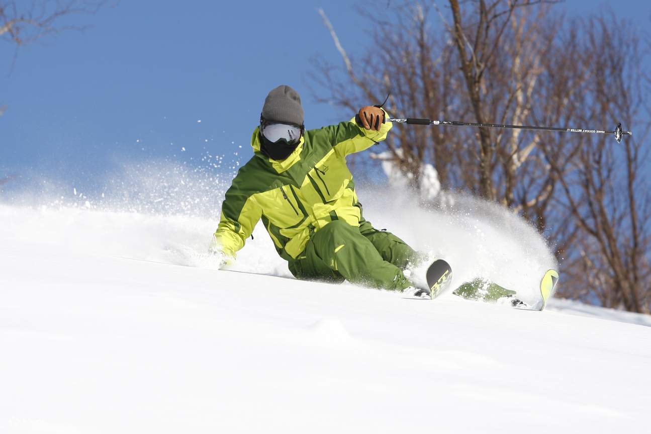Shittle Bus Kiroro Ski Resort ke/dari New Chitose Airport (CTS) - Klook ...