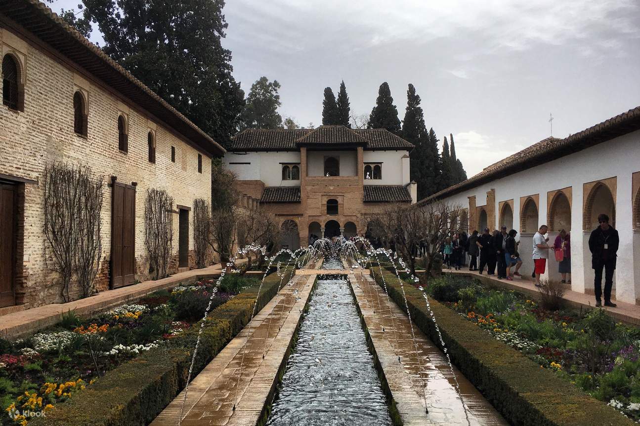 Alhambra Guided Tour with Options for Nasrid Palace and Transfers - Klook