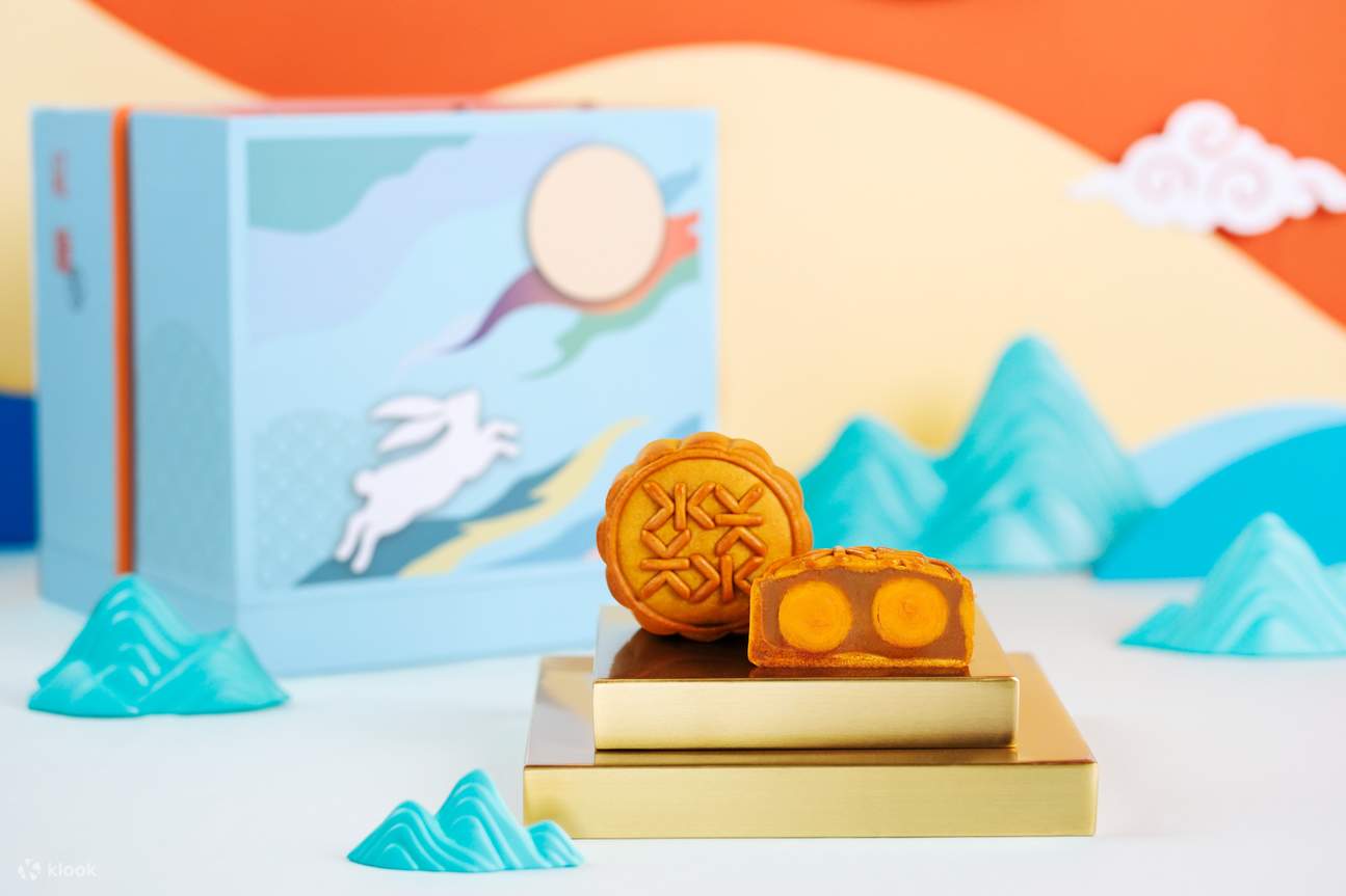 Kerry Hotel Hong Kong Mooncake offer | Hung Tong Double Egg Yolks with ...
