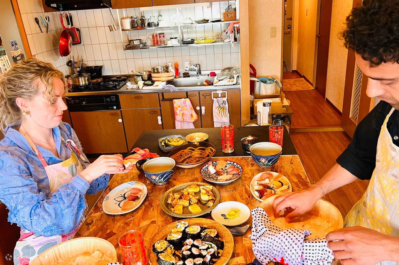 Osaka: Modern Vegetarian Sushi Cooking Class - Klook Australia