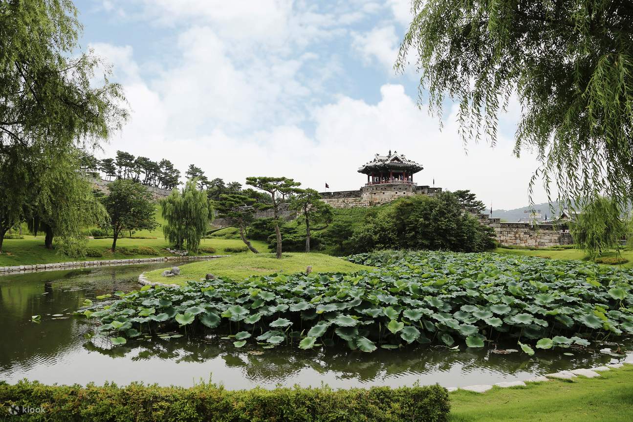Suwon Hwaseong Fortress and Folk Village Tour - Klook United States
