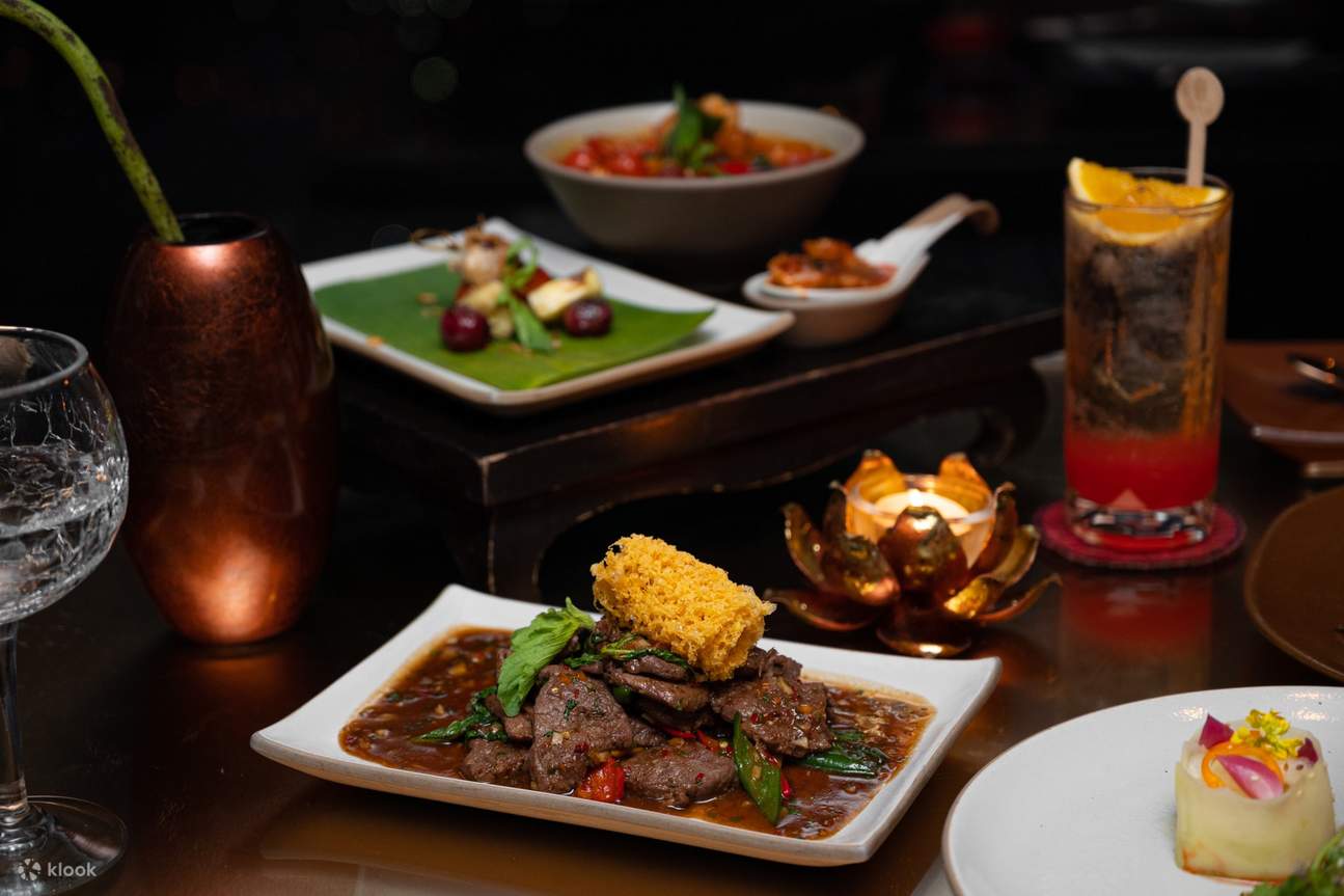 Saffron Contemporary Thai Signature Rooftop บันยันทรี กรุงเทพฯ - Klook ...