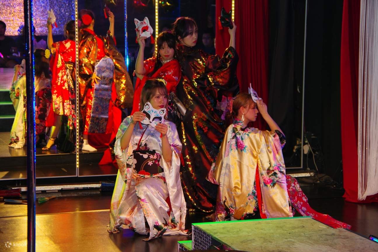 Japanese Show with Drinks and Photo Souvenir - Klook