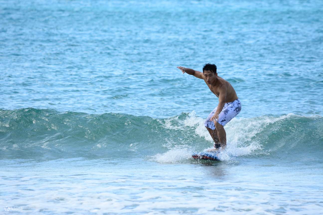 Kenting Surfing Experience in Pingtung - Klook India