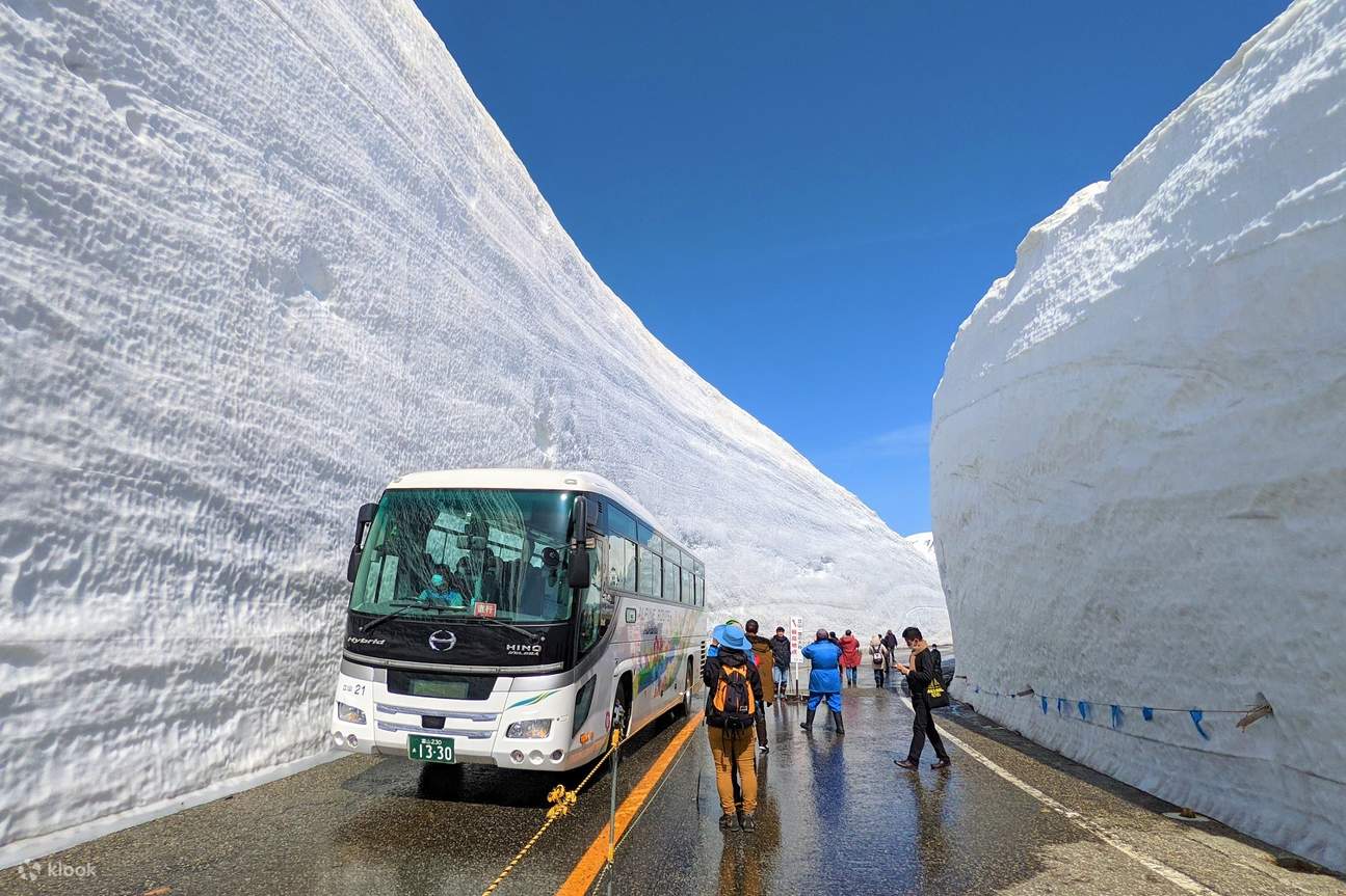[Kurobe Tateyama Snow Wall] Alpine Route "Snow Valley" & Shirakawa-go ...