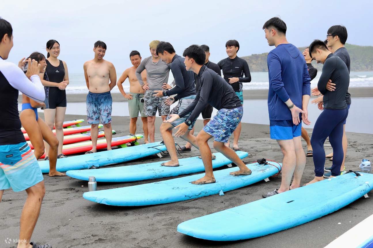 Kaohsiung: Cijin Surfing Experience - Klook Malaysia