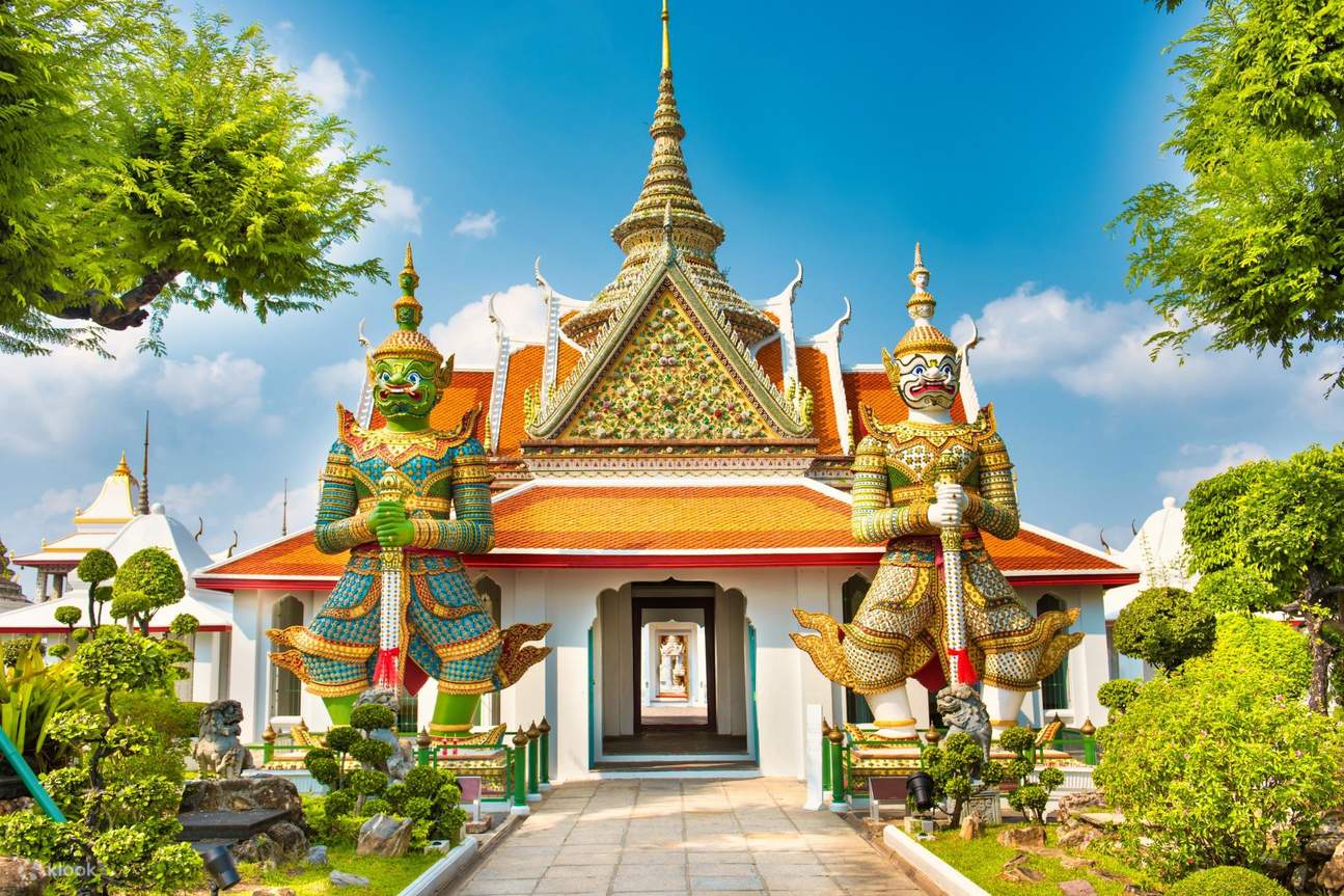 Bangkok Day Tour: Wat Pho, Wat Arun, Grand Palace and Emerald Buddha ...