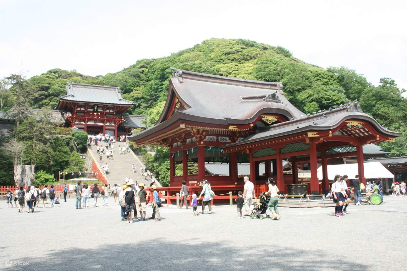 One-day trip to Tsurugaoka Hachimangu Shrine & Kotokuin Temple ...