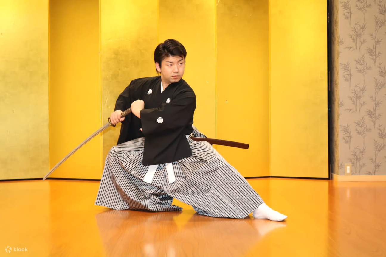 Kyoto: Samurai Kenbu Traditional Sword Dancing Show - Klook