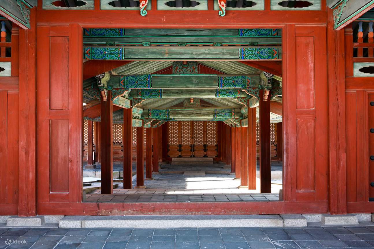 Docent-Guided Palace Tour - Klook Singapore
