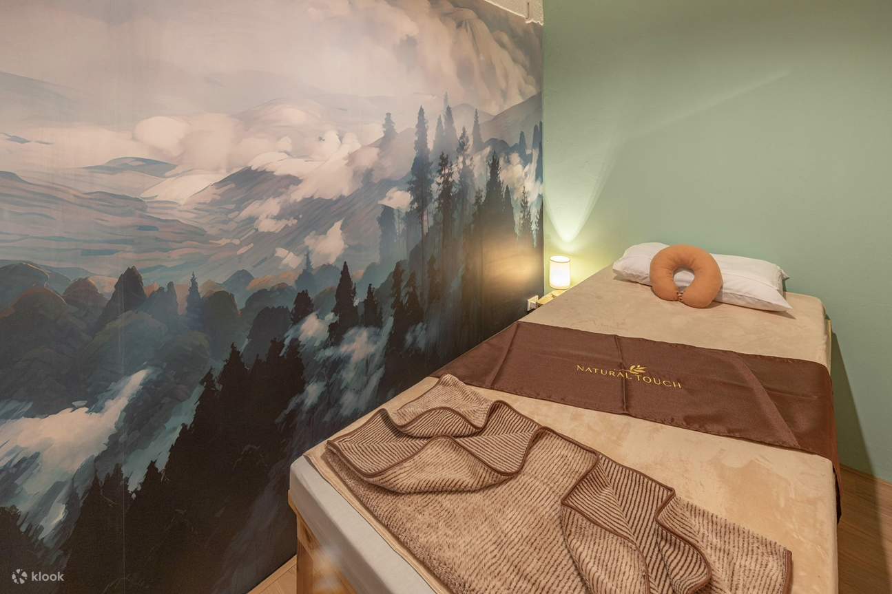Natural Touch Massage & Nails @BTS Ratchathewi Experience in Bangkok ...