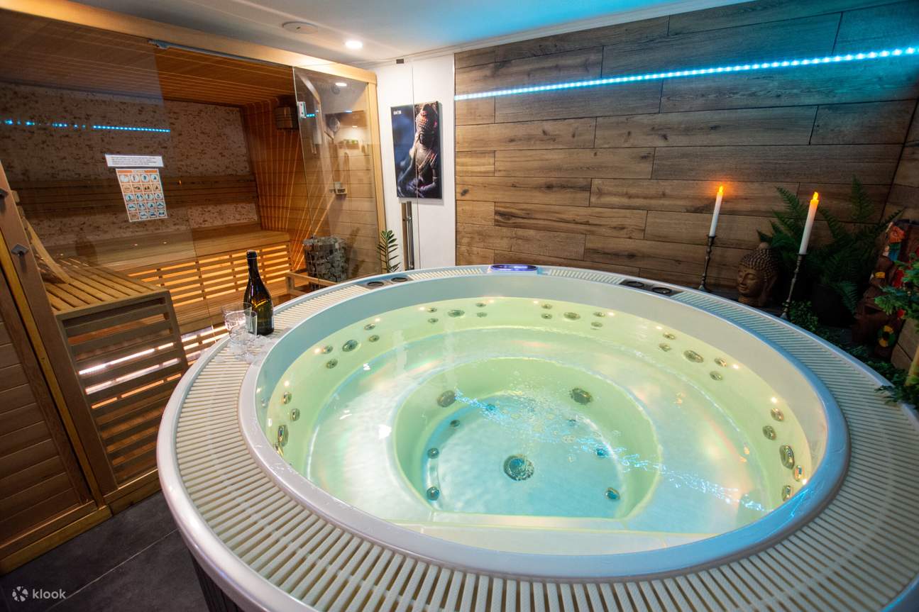 Kesehatan Pribadi dengan Jacuzzi, Sauna, dan Prosecco. - Klook Indonesia