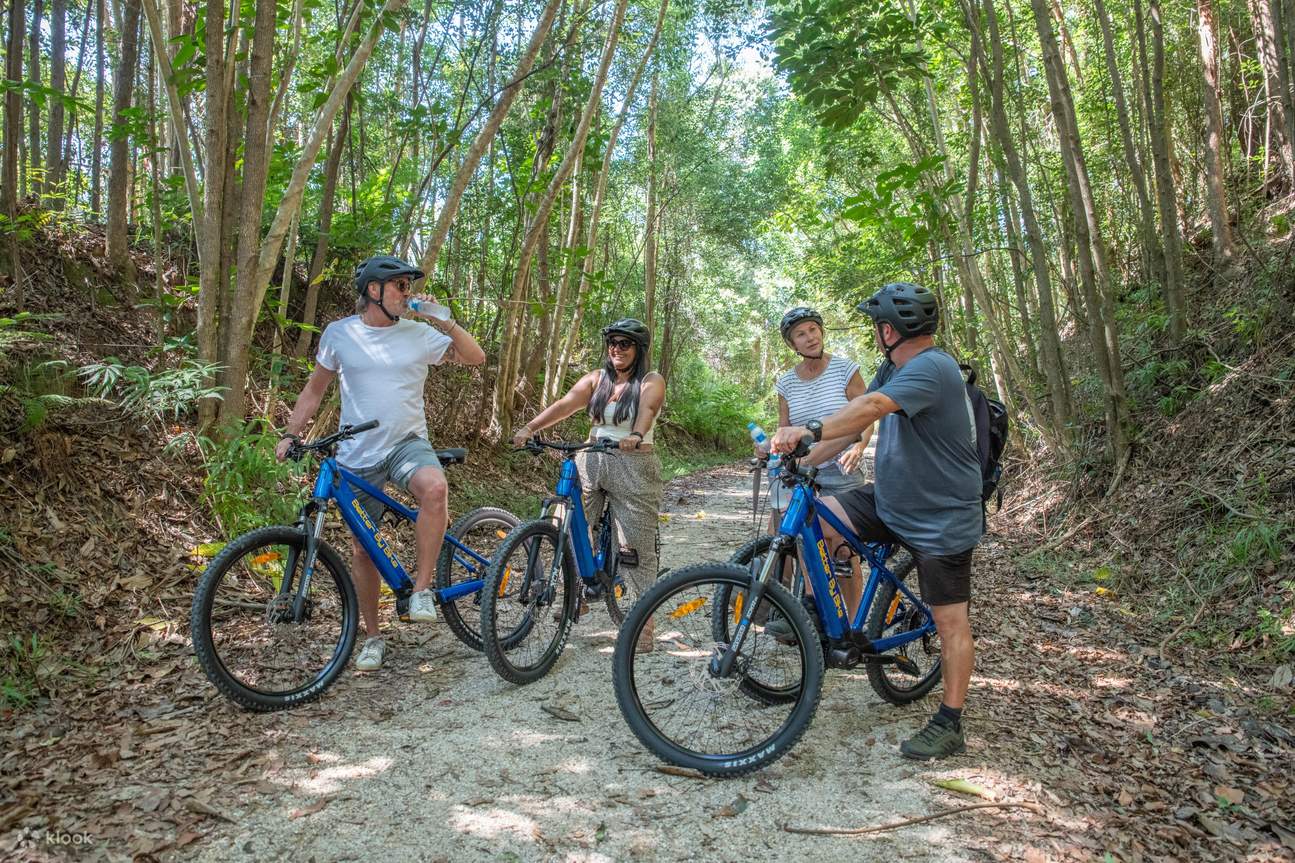 Bersepeda di Penyewaan Sepeda Listrik Jalur Rel Northern Rivers - Klook ...