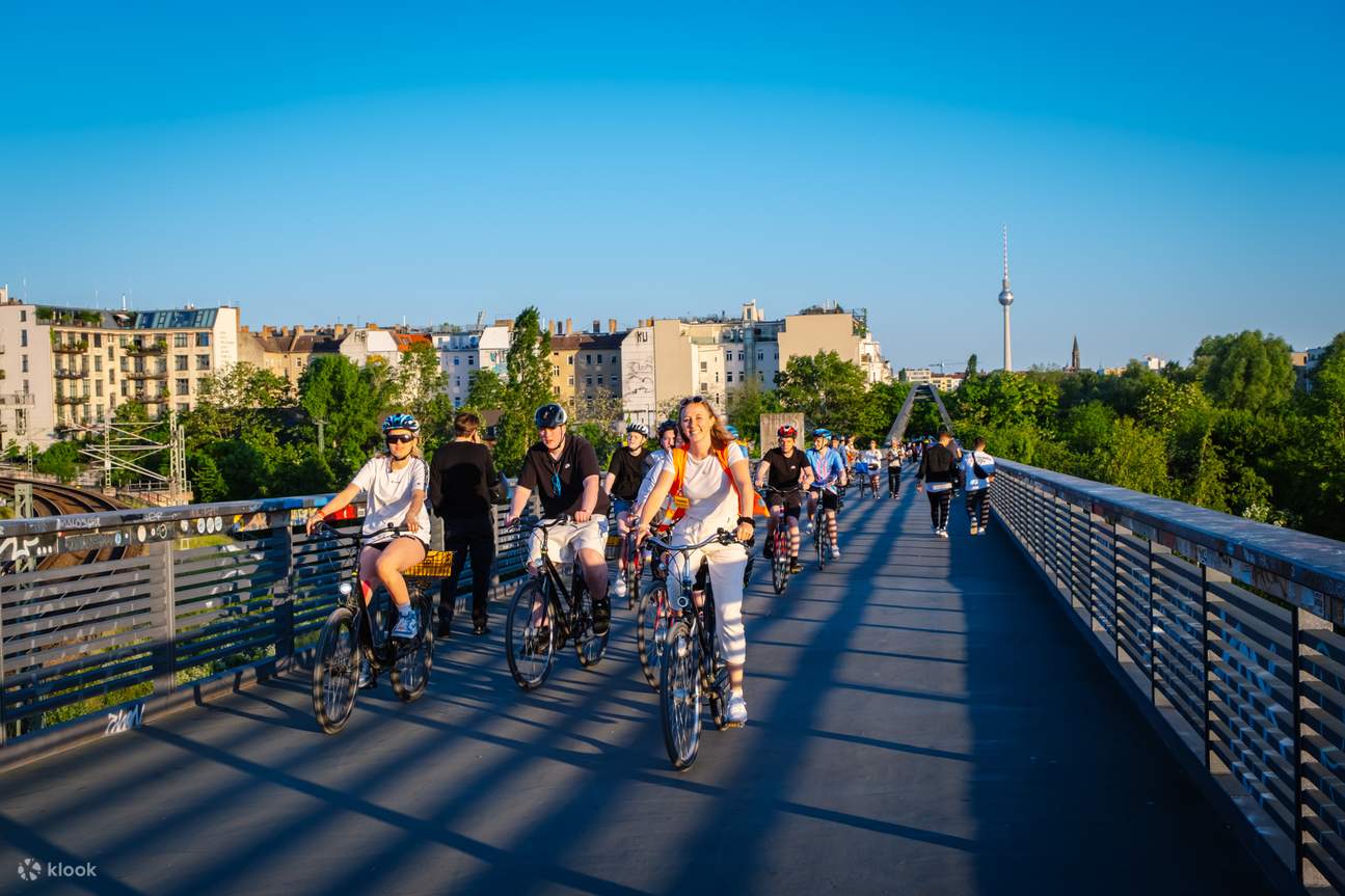 Berlin Wall and Cold War Bike Tour - Klook Singapore
