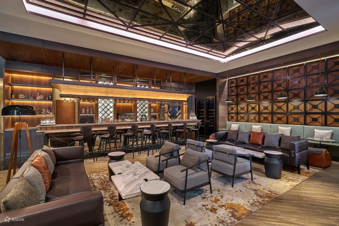 Stylish Cocktails & Lounge Vibes at R Bar, Renaissance Kuala Lumpur ...
