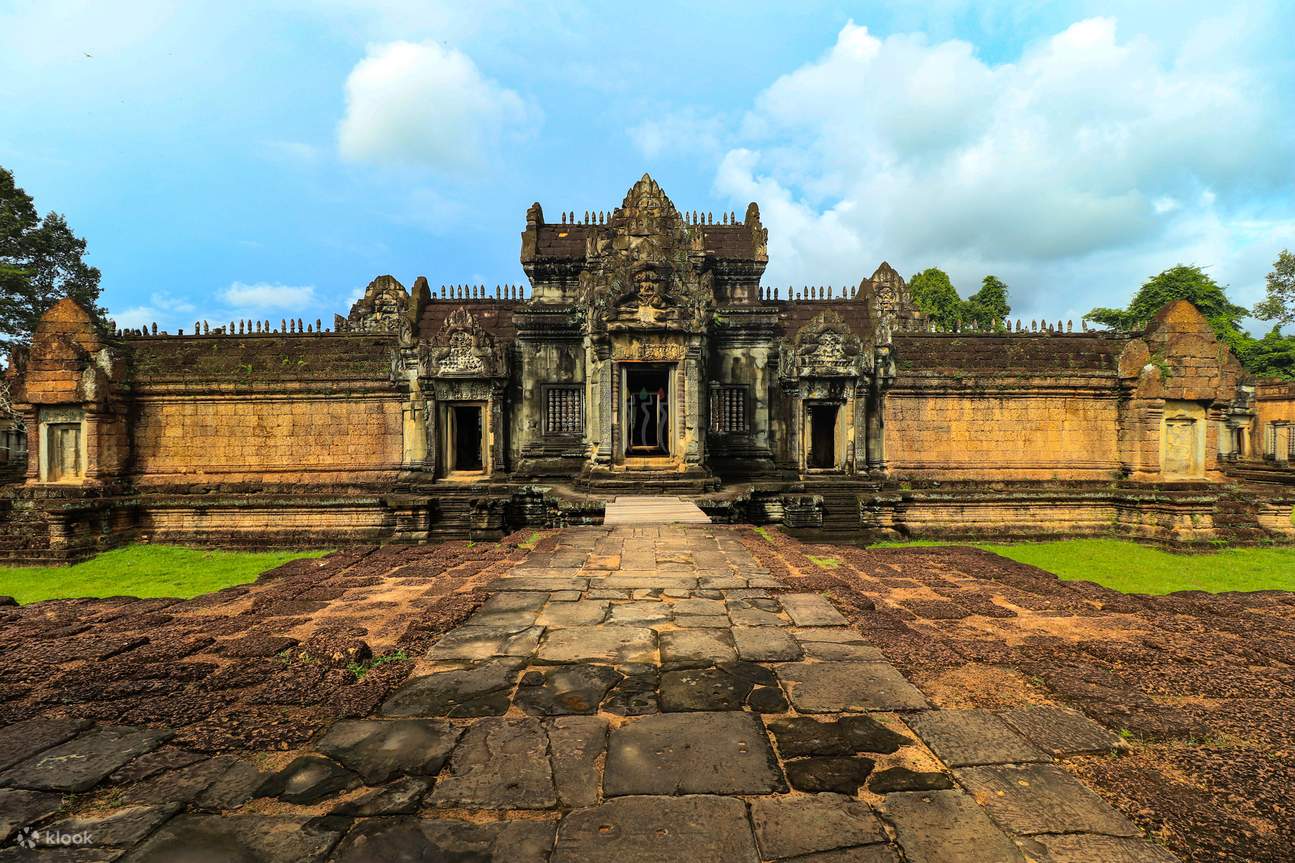 Beng Mealea Temple, Banteay Srei Temple and Banreay Samre Temple ...