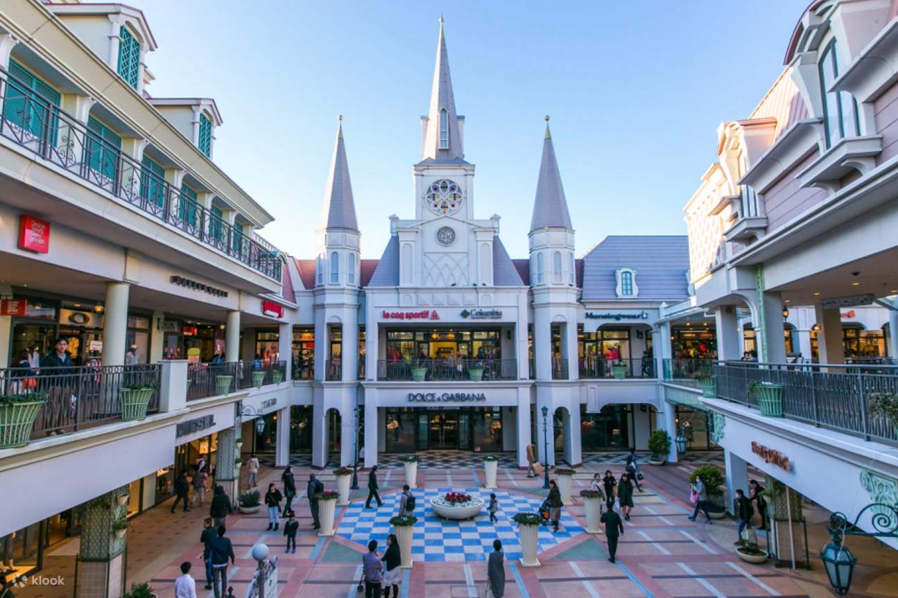 Silver-white snow scenery "Gozaisho Ropeway" & light illumination "Nabana no Sato" day trip tour ...