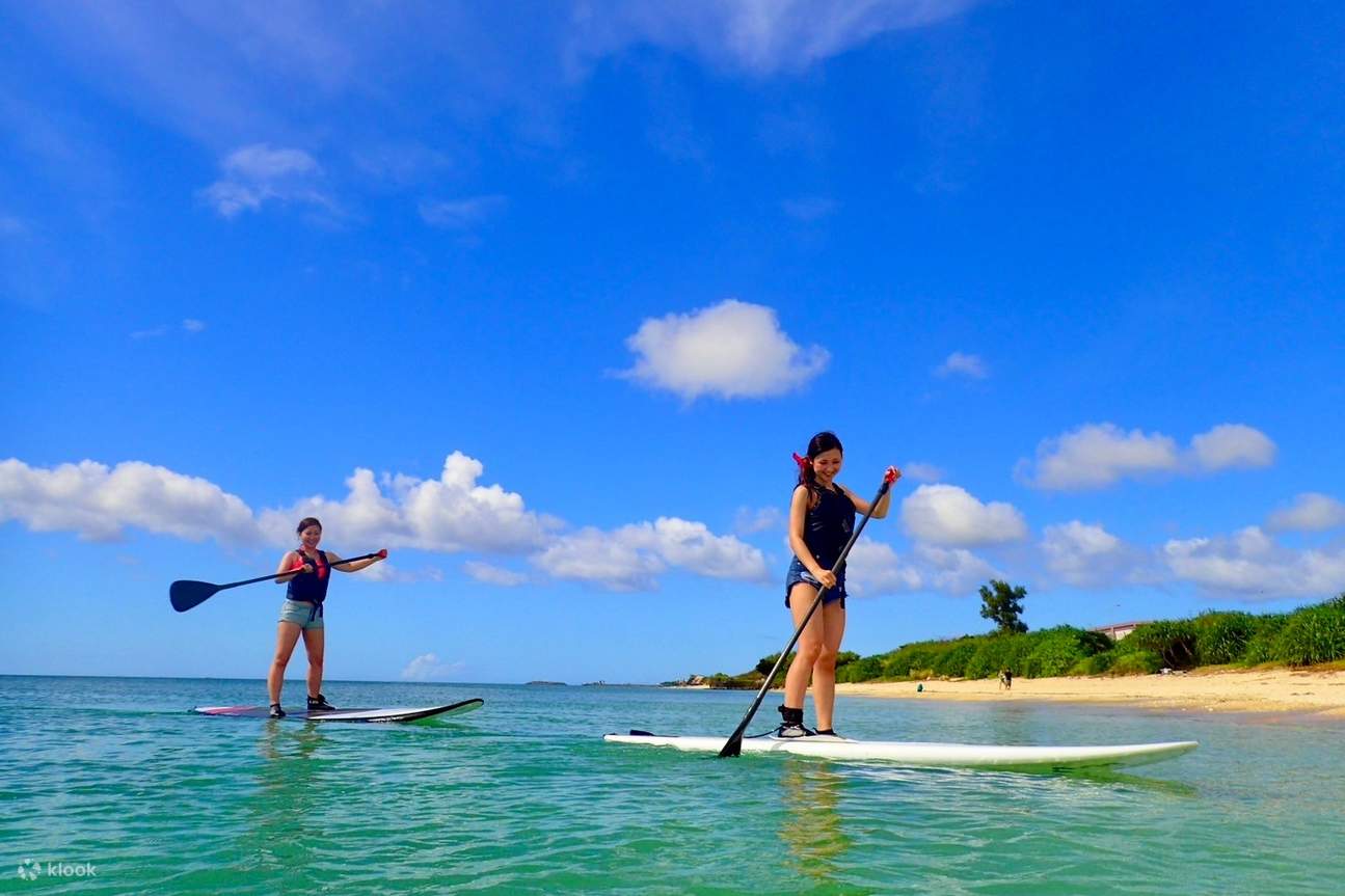 Pengalaman SUP, Kayak & Snorkeling di Gua Biru di Pantai Alami Okinawa ...