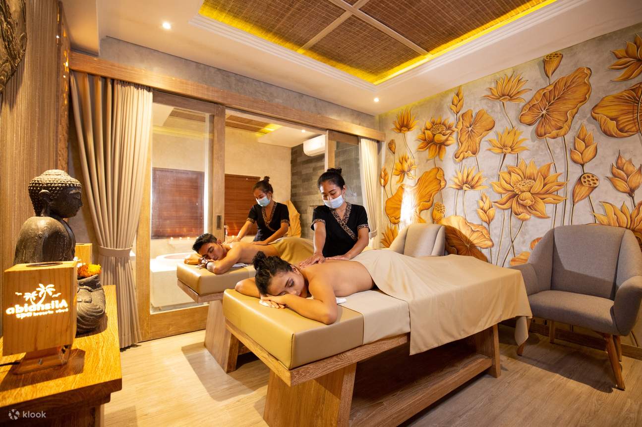 Ubud Sunset Pool Bar Day Pass - Klook