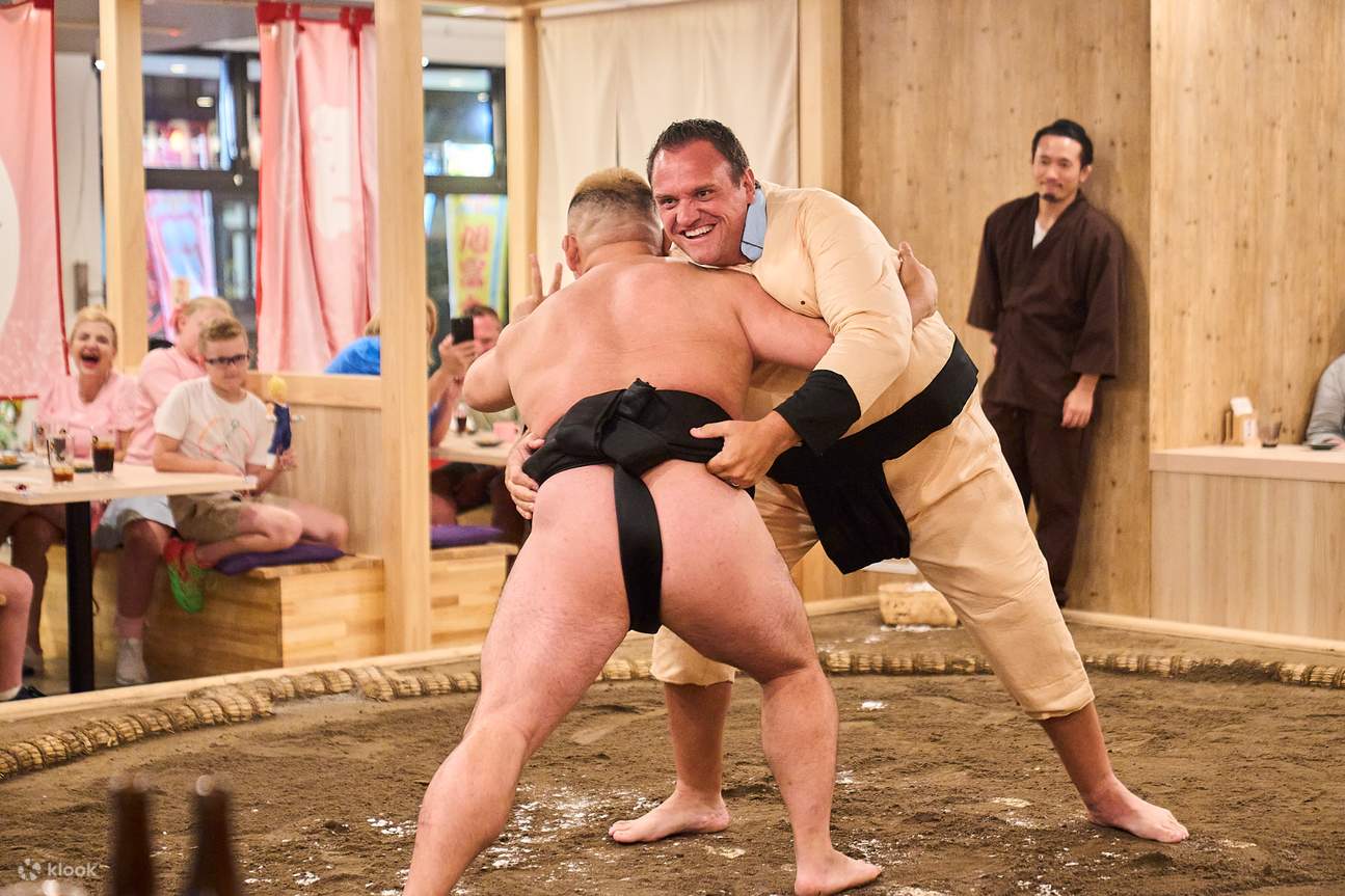 Experiencia de Sumo con Hot Pot y Elaboración de Mochi en Tokio - Klook ...