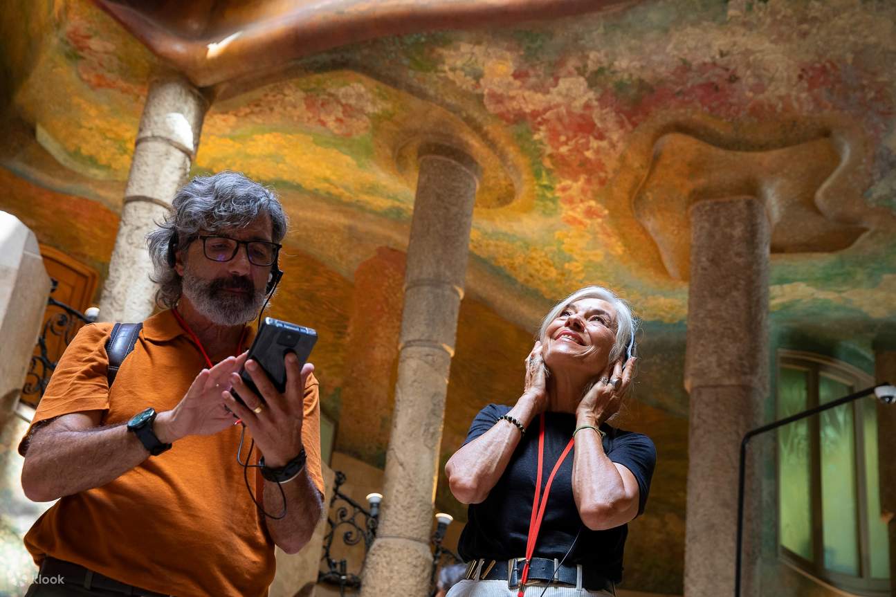 Sagrada Familia and Pedrera Small Group Tour with Glass of Cava - Klook ...
