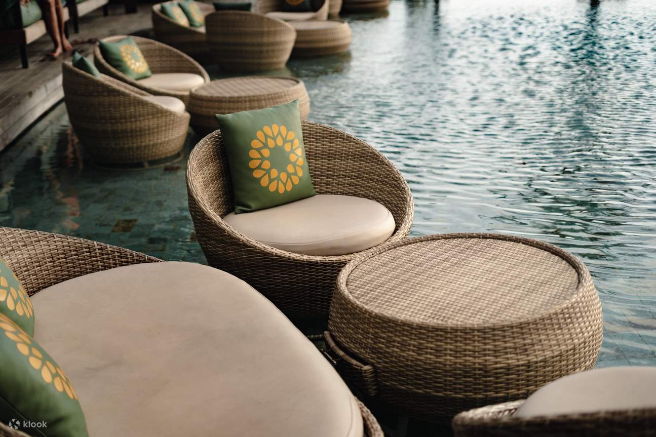 Pase de un día para el bar de la piscina al atardecer de Ubud - Klook ...