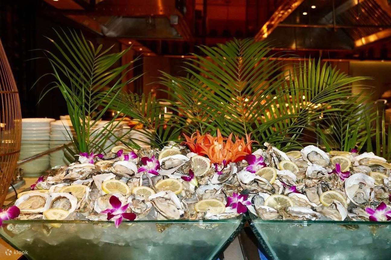 Internationales Buffet im Sheraton Hanoi West Hotel - Klook, Vereinigte Staaten
