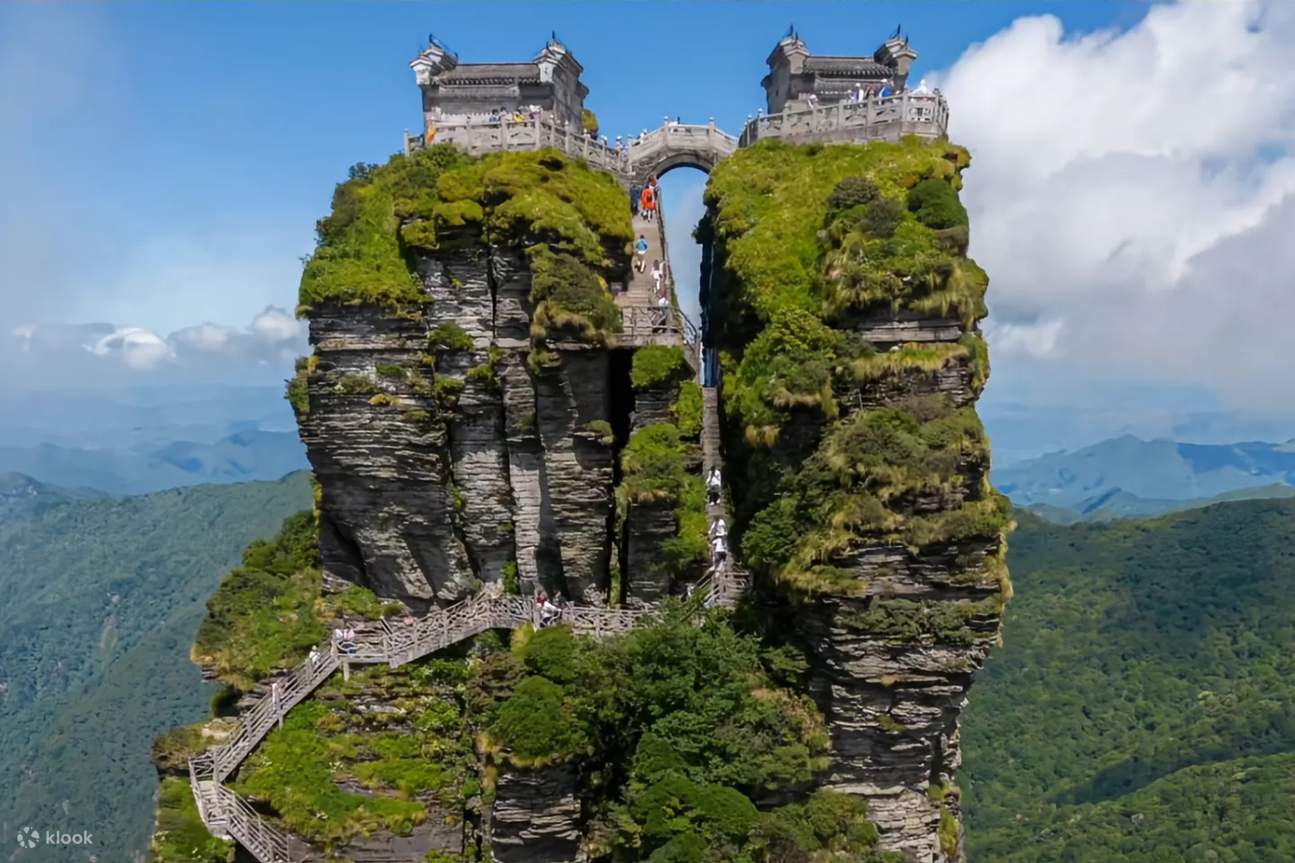 Premium 4-Day Guizhou Tour (National 5A Scenic Spots + Huangguoshu ...