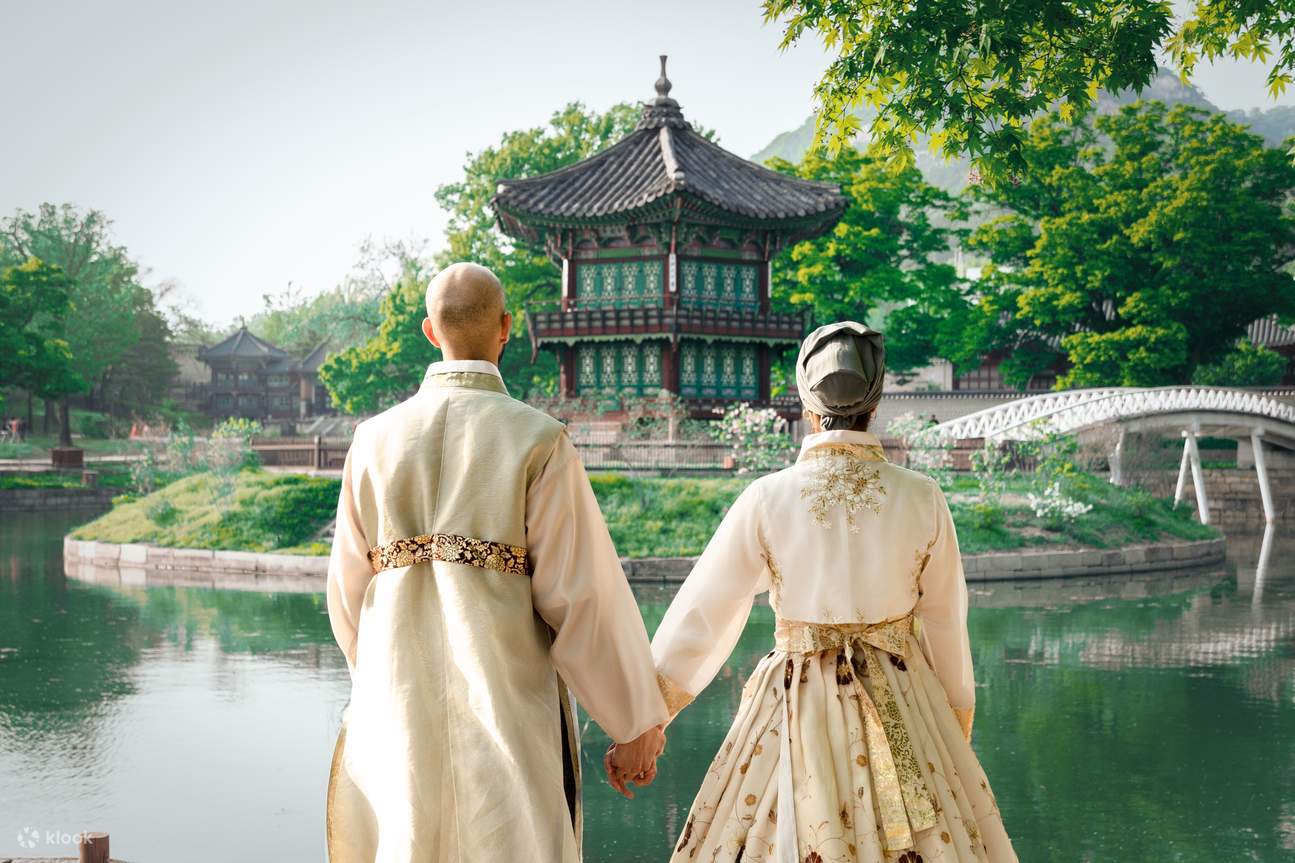 Recorrido fotográfico de Hanbok en un palacio por Daehanhanbok - Klook Estados Unidos