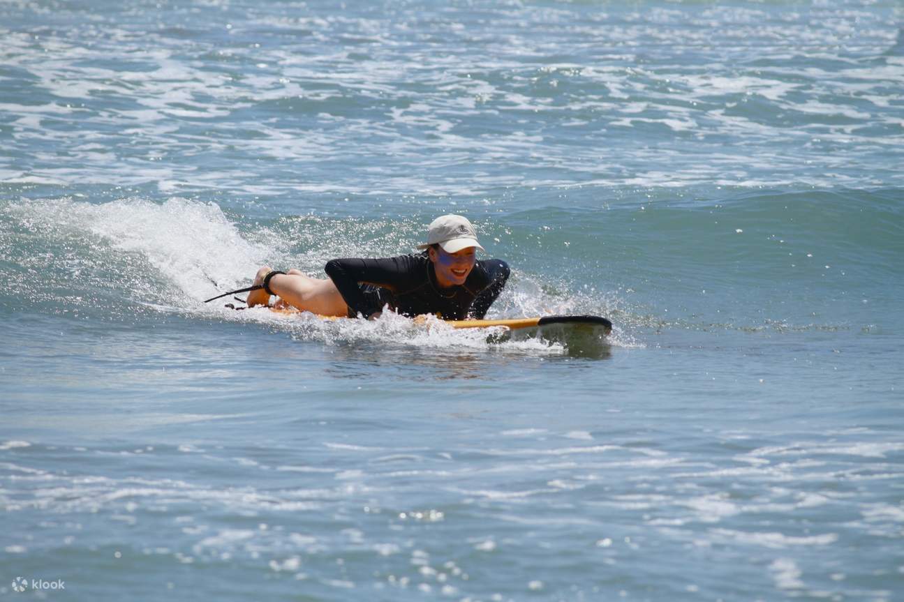 Surfing Lesson in Bali oleh Odyssey Surf School, Indonesia - Klook ...