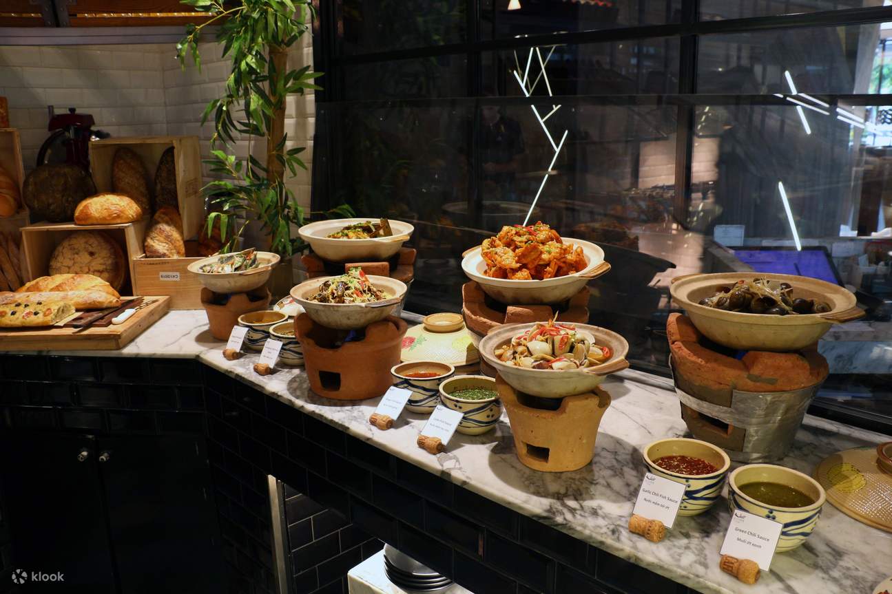 Buffet Tại Renaissance Riverside Sài Gòn (Viet Kitchen) - Klook Việt Nam