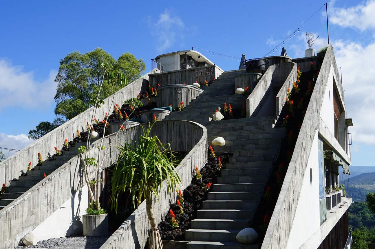 Oculus Restaurant Dining Experience in Kintamani Bali - Klook India