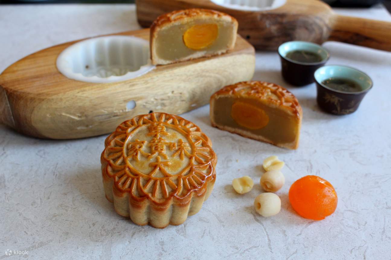 Grand Mercure Singapore Roxy Mid Autumn Mooncakes - Klook
