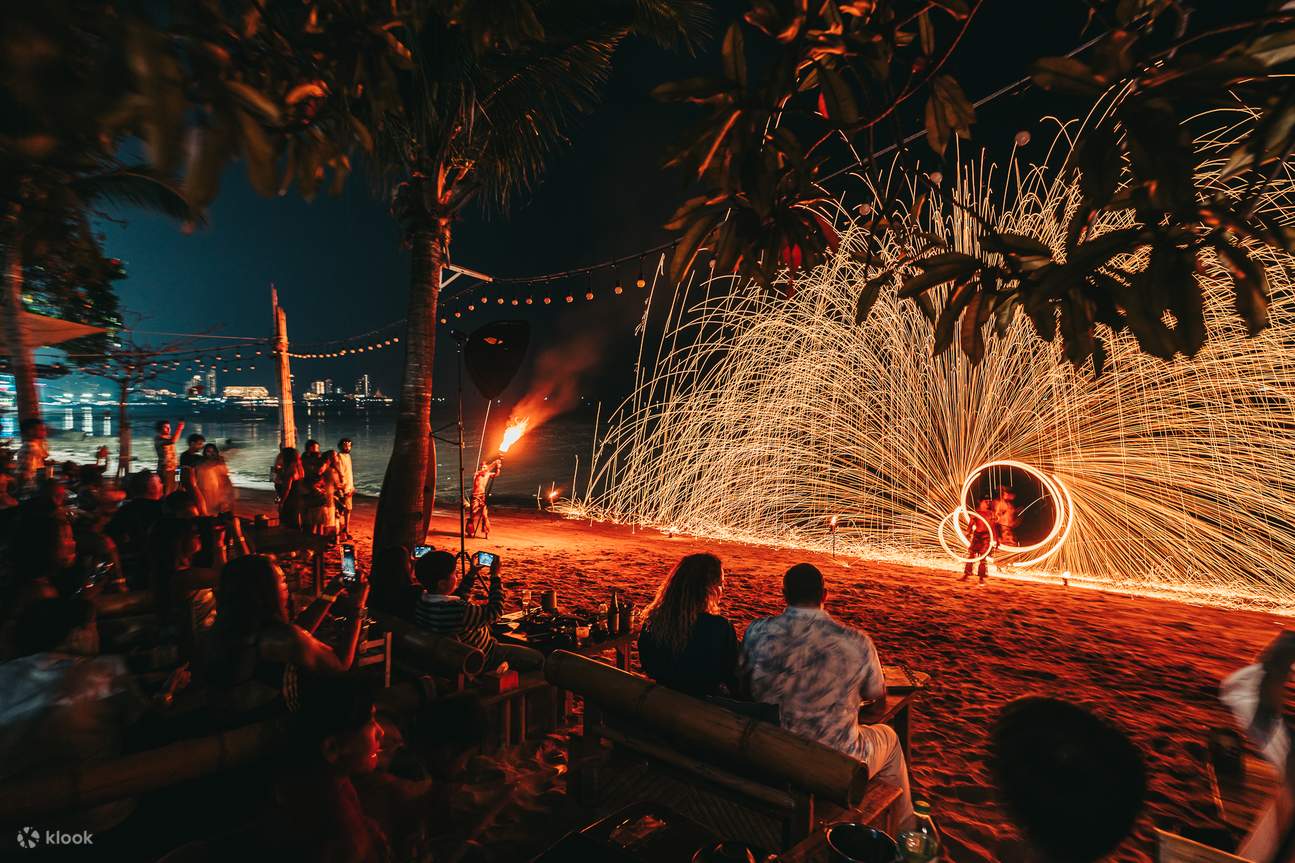 DAM Beach FIRESHOW พัทยา - Klook ประเทศไทย