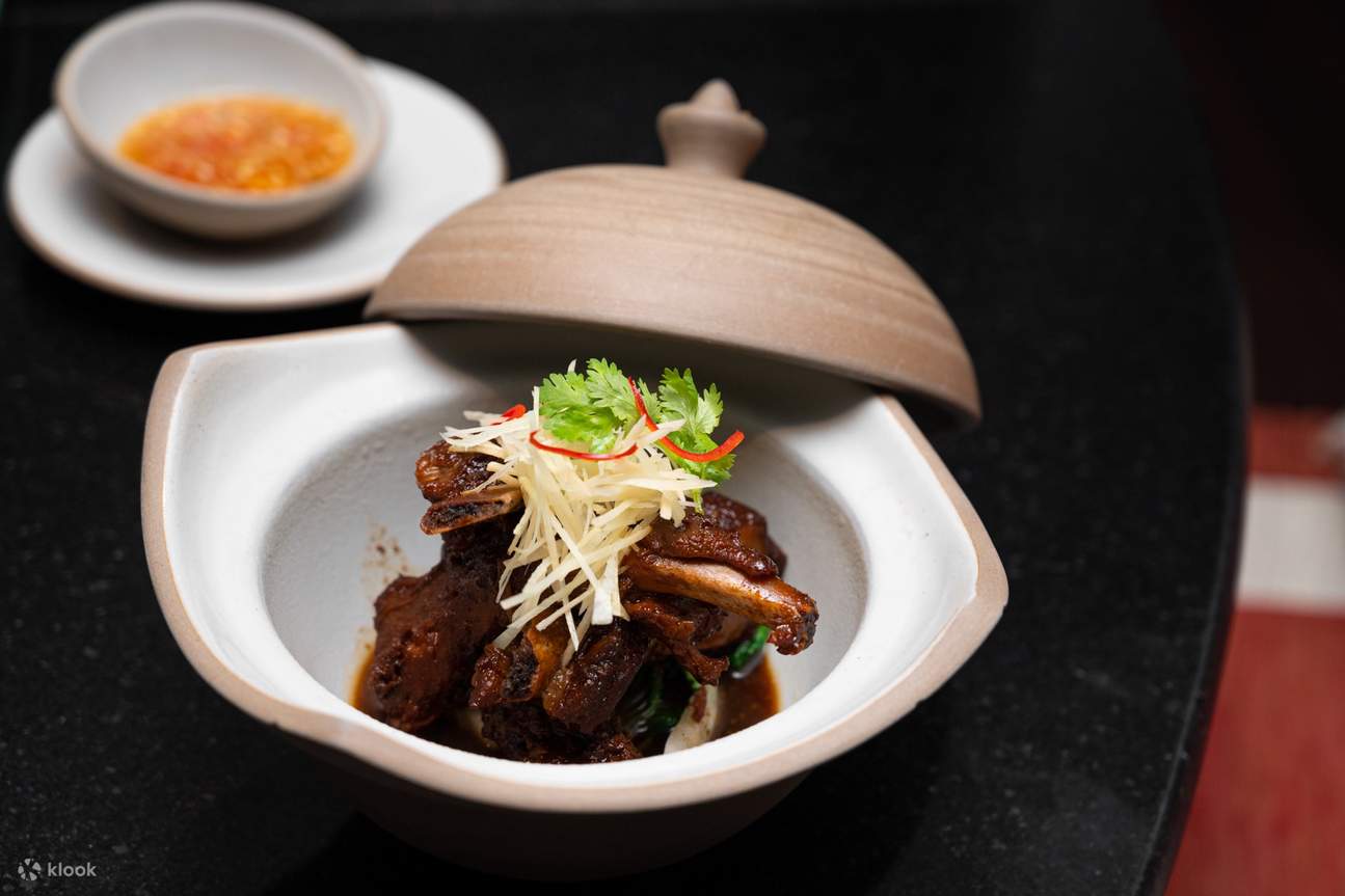 Saffron Contemporary Thai Signature Rooftop บันยันทรี กรุงเทพฯ - Klook ...