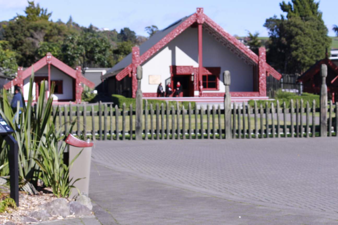 Hobbiton and Rotorua Day Tour - Klook India
