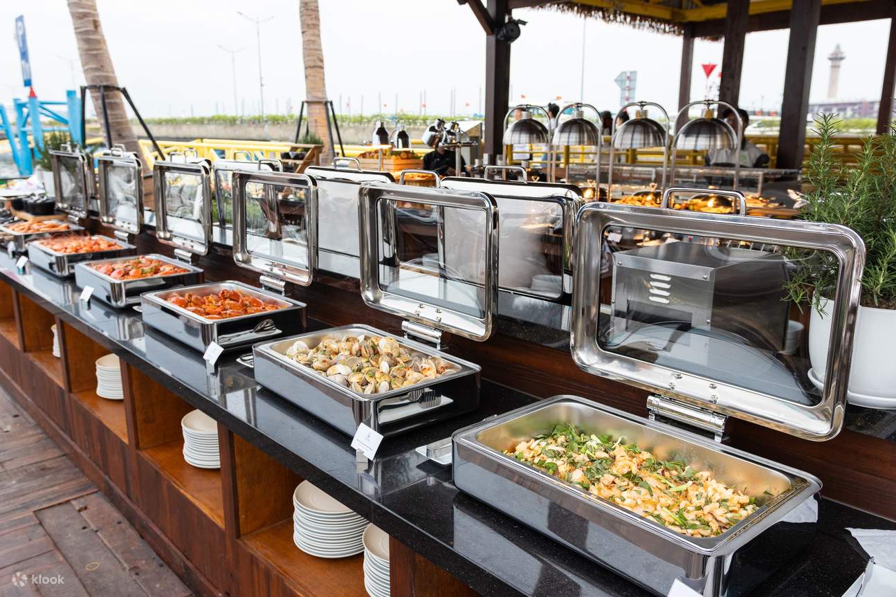 Dining Experience at Seafood Station by Ambassador Cruise - Klook Stati ...