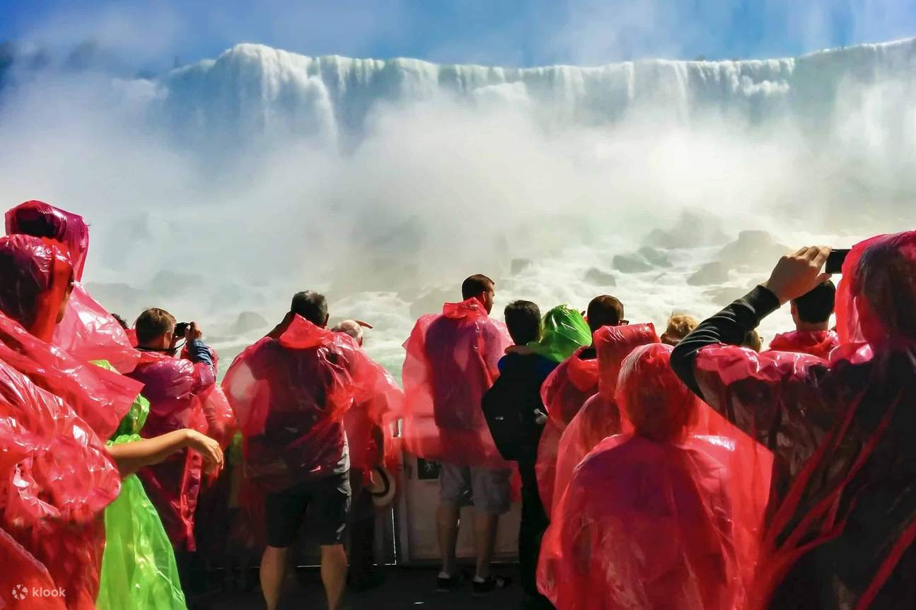 Niagara Falls, Menaiki Bot & Pengembaraan di Sebalik Air Terjun - Klook ...