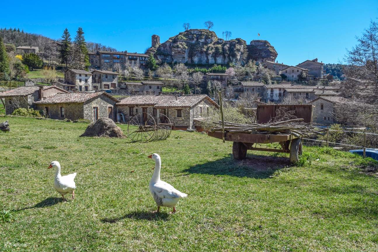 Cultural and Gastronomic Tour in Catalunya Medieval Villages - Klook