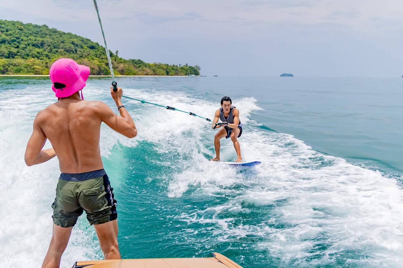 Deportes acuáticos Wakrsurf en Phuket - Klook Estados Unidos
