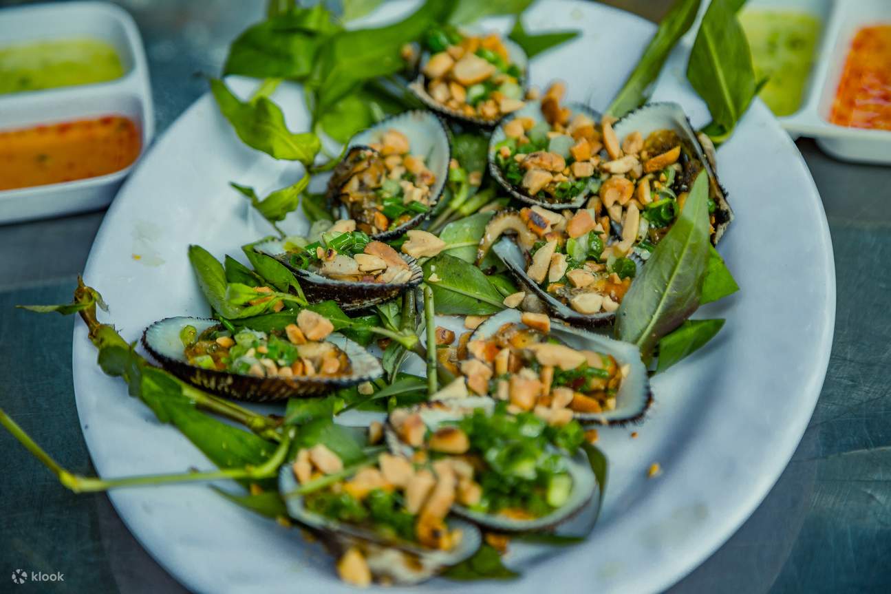 Street Food on Scooter Tour in Ho Chi Minh City - Klook