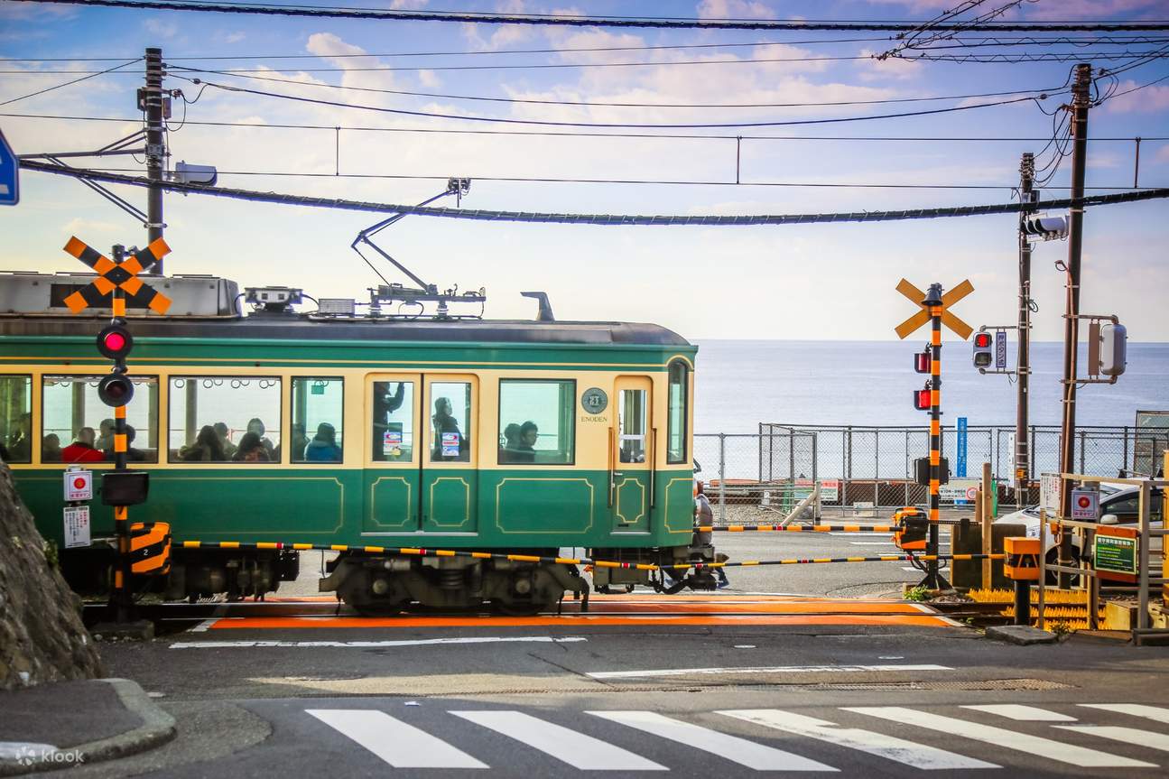 Kamakura High School, Atami Port Marine Fireworks Display, and Enoshima ...