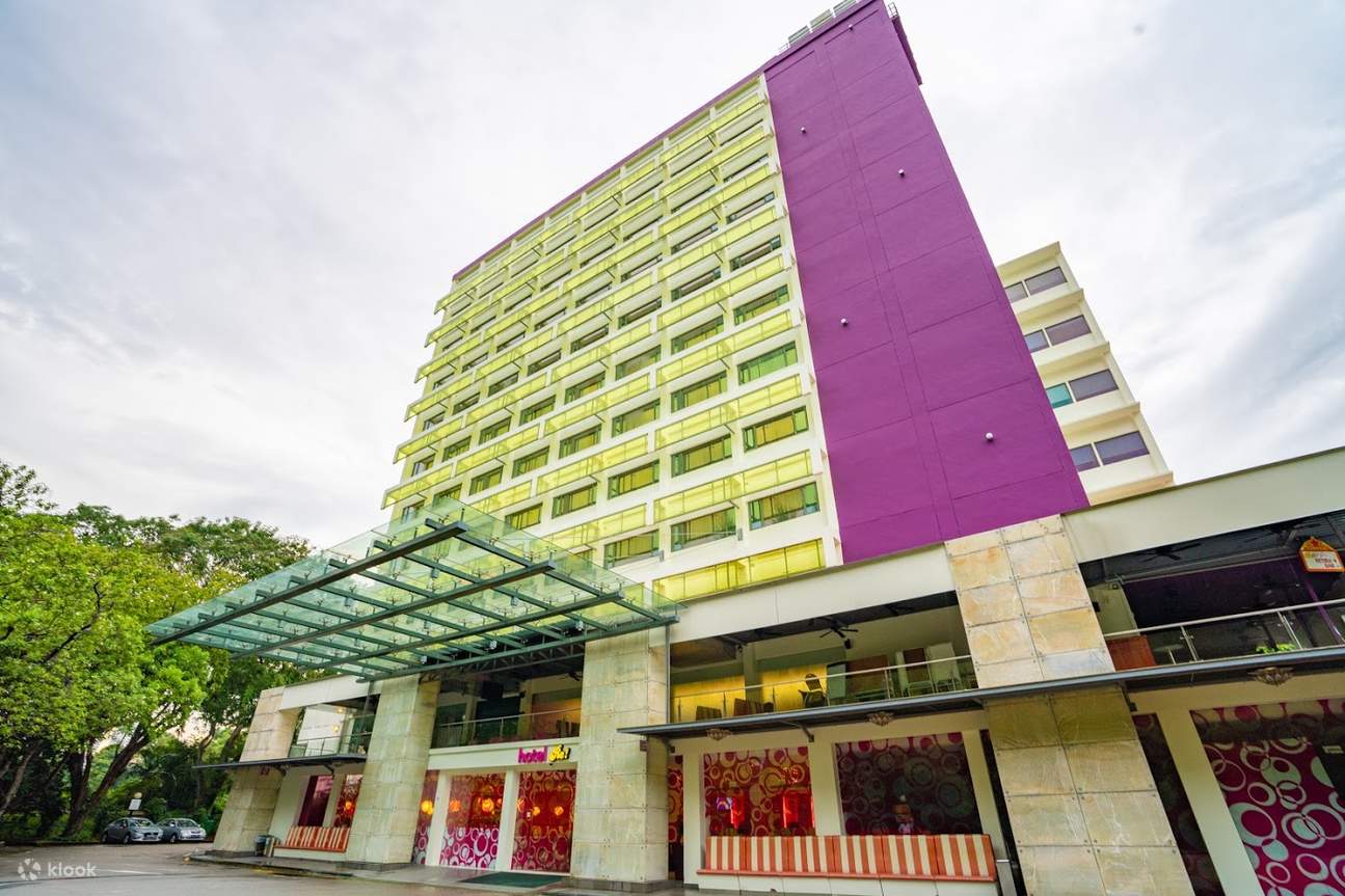 2 Days 1 Night Stay at Hotel Re! Singapore with Dinner for Couples - Klook