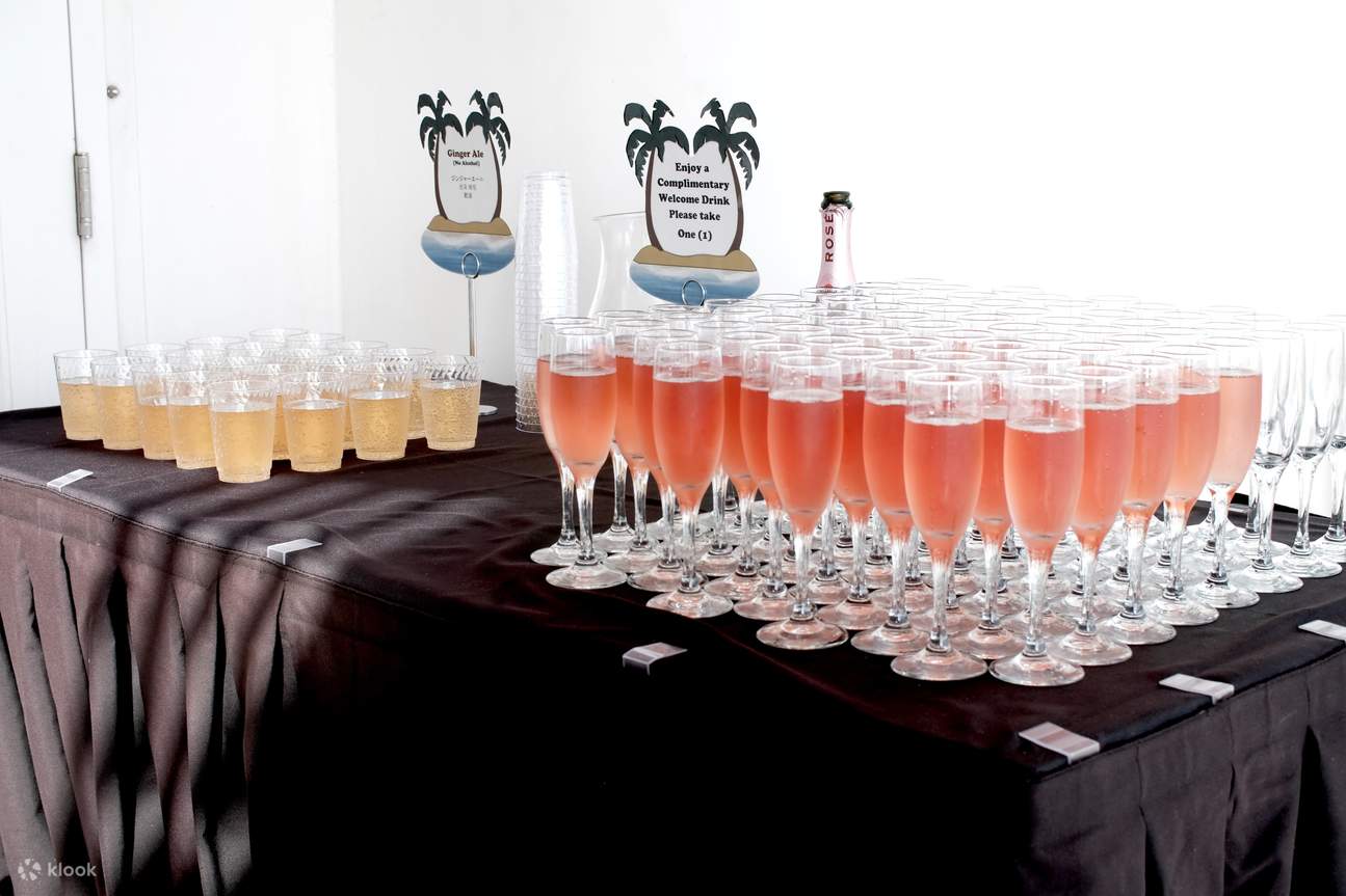 Enjoy A Magical Waikiki Sunset Cocktail Cruise Aboard Majestic By Atlantis Cruises Klook