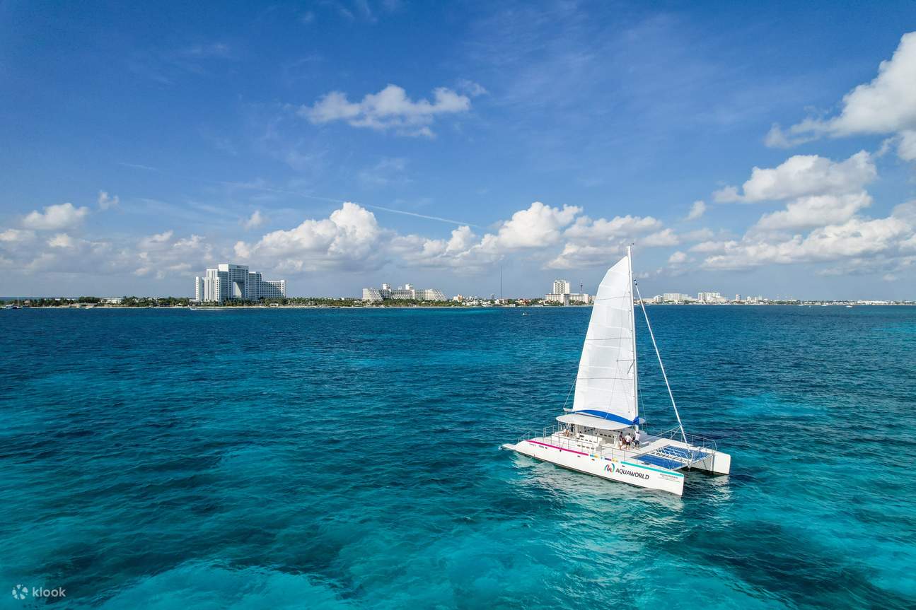 Isla Mujeres Catamaran Tour with Buffet & An Open Bar - Klook